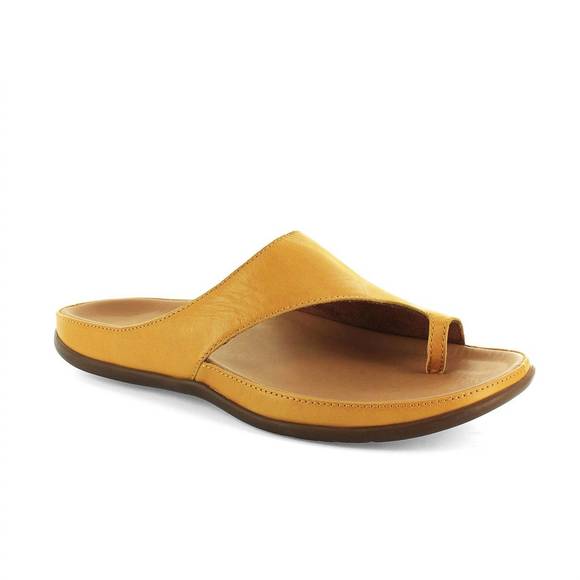 Strive | Shoes | New Strive Womens Capri Ii Sandals In Honey | Poshmark